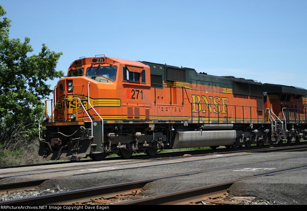 BNSF 271